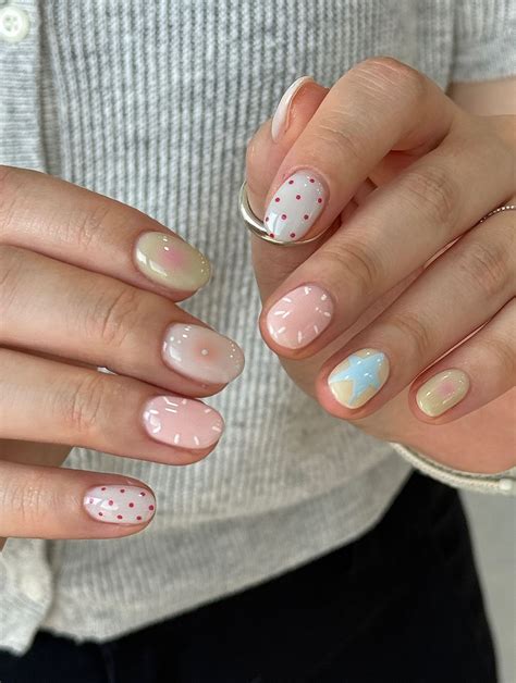 Nail đơn Giản Cho Học Sinh Nhẹ Nhàng Xinh Xắn Mà Vẫn đúng Nội Quy