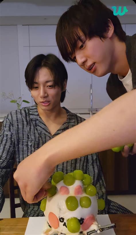 Bts Community Posts 그리고 와줘서 고마워 진형 💜💜