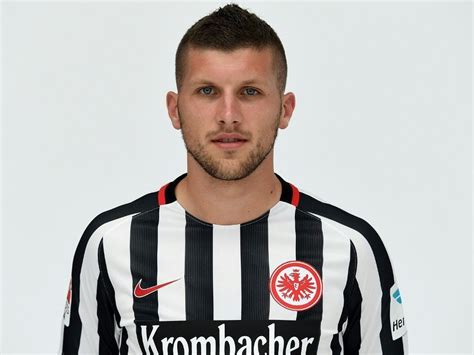 Trotz Tritt Auf Fuß Rebic Muss Keine Sperre Fürchten