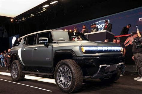 ¡por 93 Mdp La Primer Gmc Hummer Ev Suv Se Subasta Por Una Buena Causa