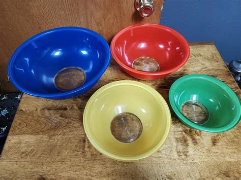 Vintage Pyrex Bowls