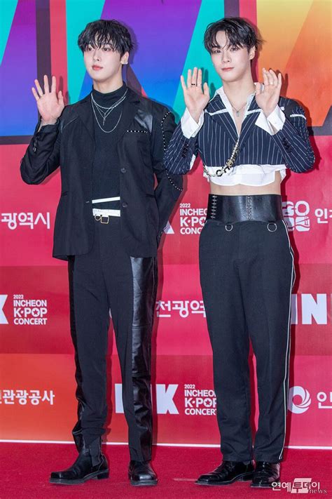Today포토 아스트로 문빈 산하투 조각상 콘서트 1일 인천