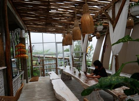 Pakis Hills Puncak Merupakan Salah Satu Tempat Destinasi Wisata Kuliner Yang Terletak Di Bogor