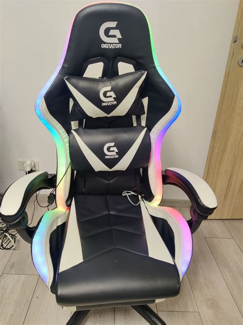 Scaun gaming cu leduri masaj în perna lombara și suport picioare Bucuresti Sectorul OLX ro