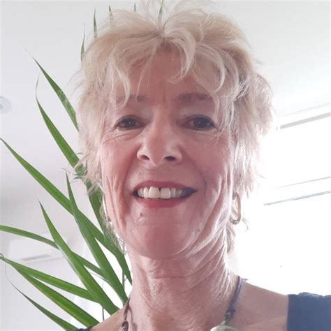 Lynda Field Life Coach Facebook