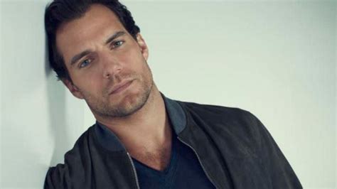 Qué famoso desplazó a Henry Cavill como el hombre más lindo del mundo