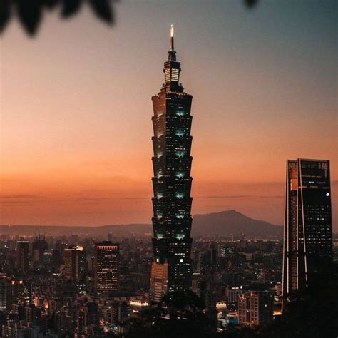 每日時事 立法院在 5 月 9 日審查並通過了《紀念日及節日實施條例》草案，這意味著全國將新增 5 天假期。這些新增假日包括小年夜、教師節
