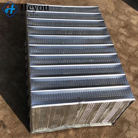 Professional Production Stucco Wire Mesh Diamond Mesh Steel Lath