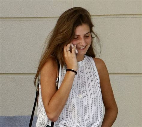 La Discreta Vida De Luis Y Amina Los Hijos De Cayetano Y Genoveva En