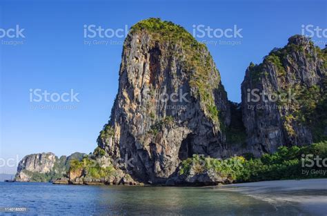 라 일 레이 해변 크 라비 주 태국에서 아름 다운 석회암 바위 0명에 대한 스톡 사진 및 기타 이미지 0명 관광 관광