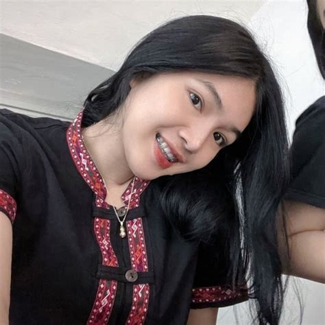 มีสาวสวยขาวดัดฟันมาโชว์ติ้วหมีเด็ด ๆ ให้ดูแบบนี้แล้วไม่ให้ชอบงาน Call