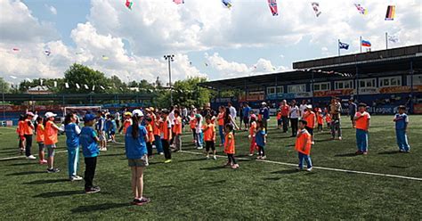 모스크바한국학교 23년째 한국식 운동회 만국기 펄럭이는 운동장