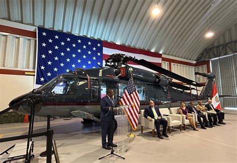 Eeuu Se Compromete A Proporcionar Helicópteros Black Hawk A Perú En