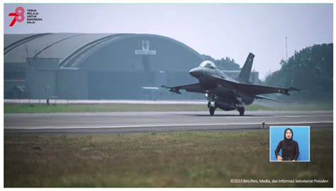 10 Pesawat Tempur F 16 Lakukan Flypass Di Detik Detik Hut Ke 78