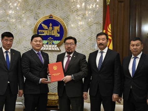 Автомашины янданг хилээр гаргахыг хориглох барааны жагсаалтад оруулах тухай тогтоолын төслийг