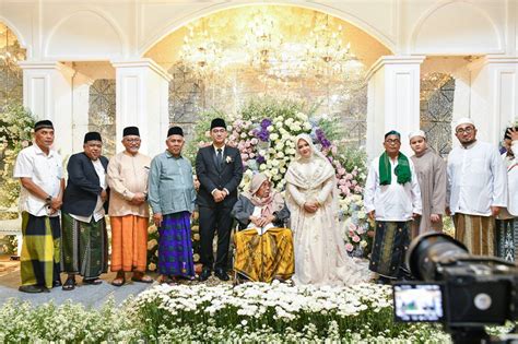 PKS | FOTO : Presiden PKS Ahmad Syaikhu menghadiri resepsi pernikahan Gus Sunny