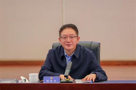 泸州市委书记杨林兴带队到市市场监管局督导创建国家食品安全示范城市暨落实食品安全“两个责任”工作 上游新闻·汇聚向上的力量