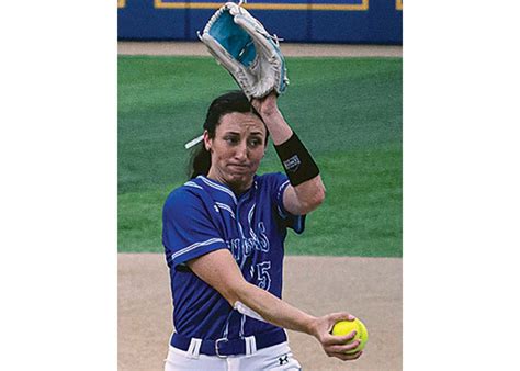 Cowgirls Open Title Defense Face Islanders In Quest For Three Peat
