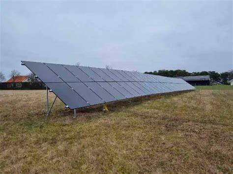 Installera Solceller Och Solpaneler Till Lantbruk