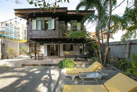 พาชม “แบบบ้านไม้สองชั้น” ทรงคลาสสิค สัมผัสถึงกลิ่นอายความดั้งเดิม