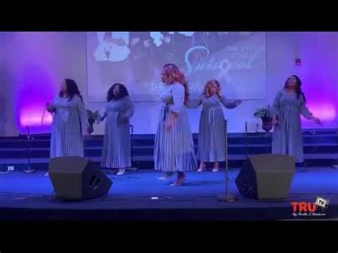 Lisa Knowles-Smith & The Brown Singers What he’s Done for Me - YouTube