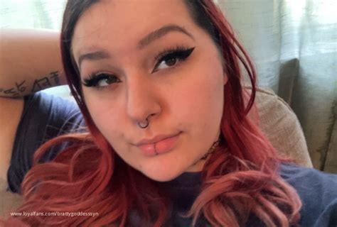 Want A Sneak Peak Daddy 💦 Bratty Goddess Syn Official Profile