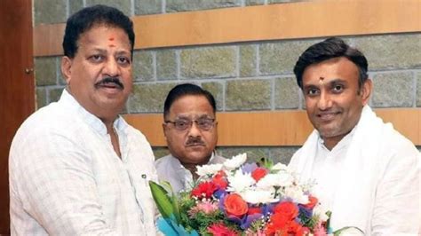 ಬಿಜೆಪಿಯಲ್ಲಿ ಭಿನ್ನಮತ ಸ್ಫೋಟ ತಾಕತ್ತಿದ್ದರೆ ಬೇರೆ ಪಕ್ಷದಿಂದ ಗೆಲ್ಲು ಸುಧಾಕರ್‌ಗೆ ವಿಶ್ವನಾಥ್‌ ಸವಾಲ್ Bjp