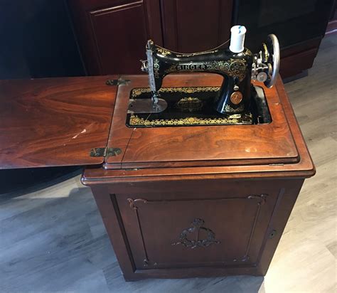 Old Singer Sewing Machines In Cabinets At Lashonda Chester Blog