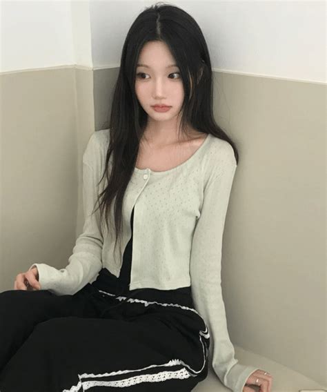 여리핏보장🐰간절기템 프리티 플라워 펀칭 크롭 가디건 에이블리
