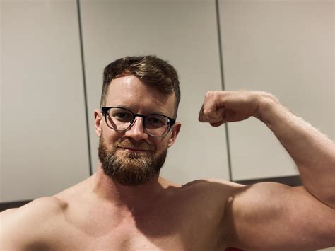 Who Wants A Headlock Scrolller