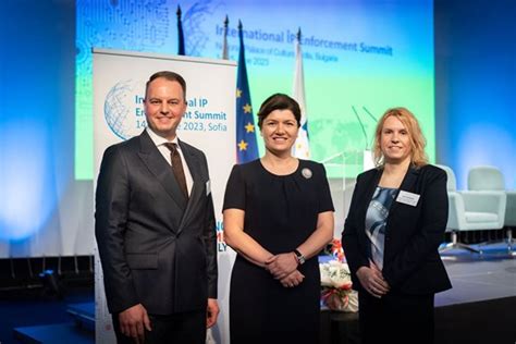 Развитието на технологиите и улеснено движение на стоки изискват