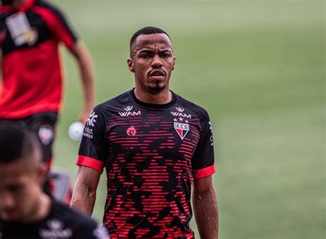 marlon freitas mantém esperanças atlético go volta em 2024 jogada 10