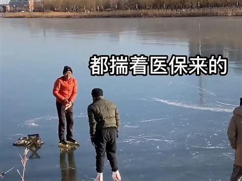男生偷偷给睡着的女友化虚弱妆，女友醒来后毫不知情，下一幕爆笑 性感子瑜在线可爱 2333 哔哩哔哩视频