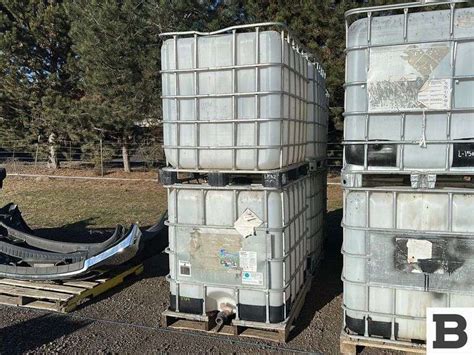 250 Gallon Shuttle Totes Booker Auction Company