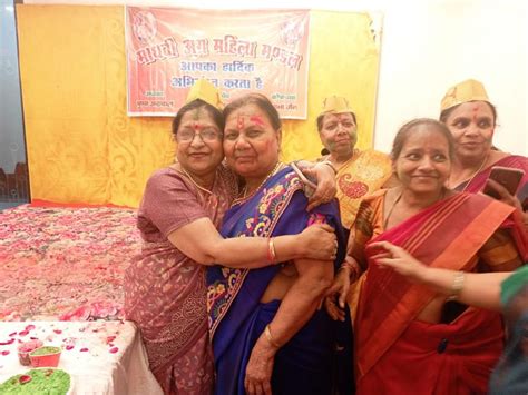 In The Holi Milan Ceremony Vandana Became Pandit Rukmani Played The Role Of Host Shweta Usha