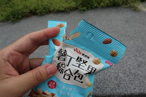 體驗趣味吃堅果﹝萬歲牌薯丁堅果綜合包﹞豐富多元｜嬡眼佳佳 媽咪拜mamibuy