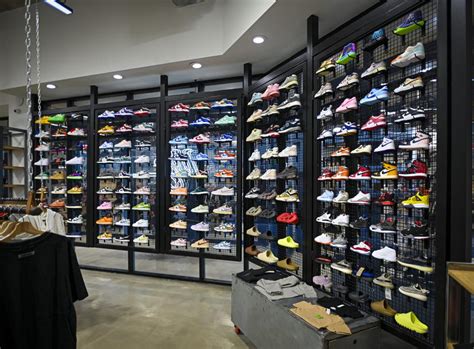 Furor Por La Compra De Tenis Para Regalar En Navidad El Nuevo Día