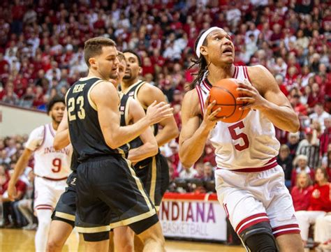 Top 25 Roundup Indiana Rallies Past Struggling No 13 Purdue