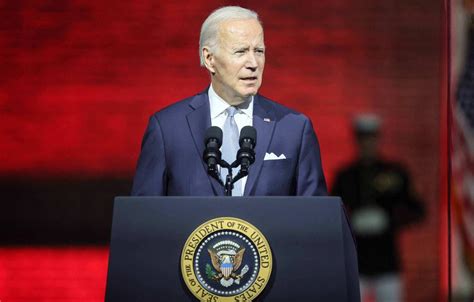 Cnn Under Fire For Editing Lighting In President Joe Bidens Speech
