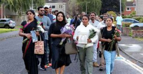 അയർലൻഡിൽ കൊല്ലപ്പെട്ട ദീപ ദിനമണി മെഴുകുതിരി നാളവുമായി അനുശോചനം അ