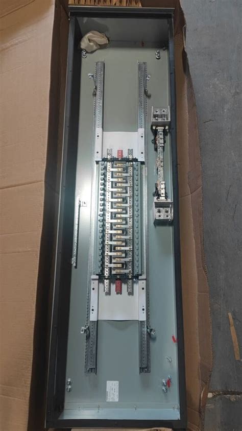 Panelboard Eaton Prl1x 400 Amp 240v 120v 1ph 3w Mlo 42sp Nema 3r