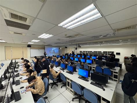 中原大學第28屆生物醫學工程營 《倒數》 大家好 我們是最不焦慮的阿焦 你知道嗎？ B類是逼勒 C類是失禮 D類是延誤 E類是名店 那你