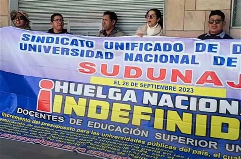 Docentes De La Universidad Nacional De Juliaca Se Trasladaron Hasta La