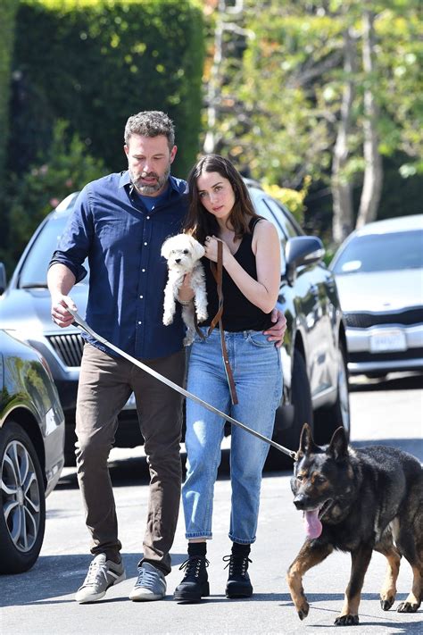 Braless Ana De Armas Making Out With Ben Affleck The Fappening