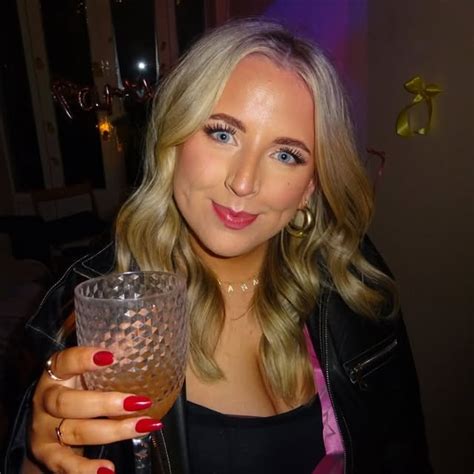 Hannah Gray Hannahgrayy • Threads Say More Hannah Gray Hannahgrayy • Threads Say More