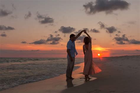 Couples Beach Photographers Ljennings Photography