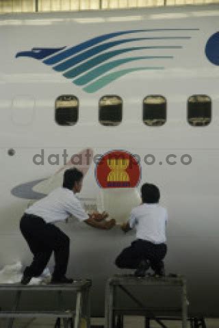 Pesawat Garuda Indonesia DATATEMPO