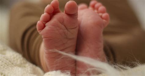 Як зареєструвати новонароджену дитину за кордоном — Lviv Media