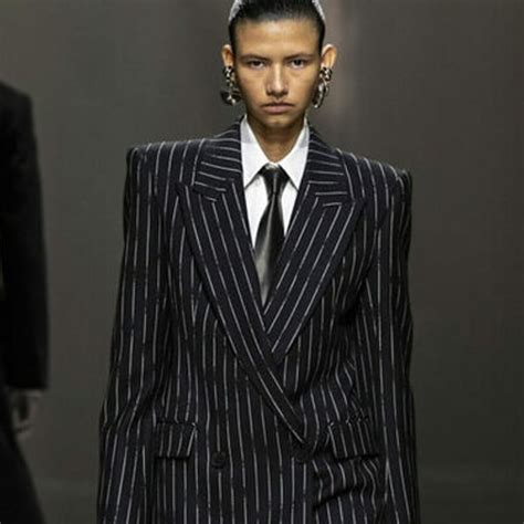 Alexander Mcqueen Remarkable Tailoring Artistic Anatomy