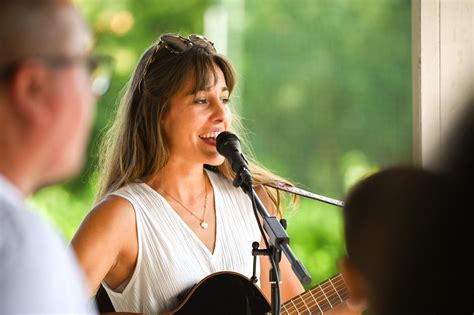Larressore Julia Damestoy Perez Au Bonheur De Ces Dames Le 8